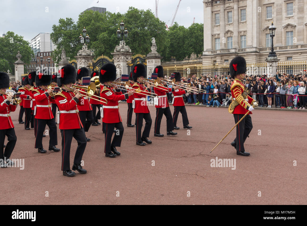 LONDON, ENGLAND - JUNE 17 2016: British Royal guards perform the Changing of the Guard in ...