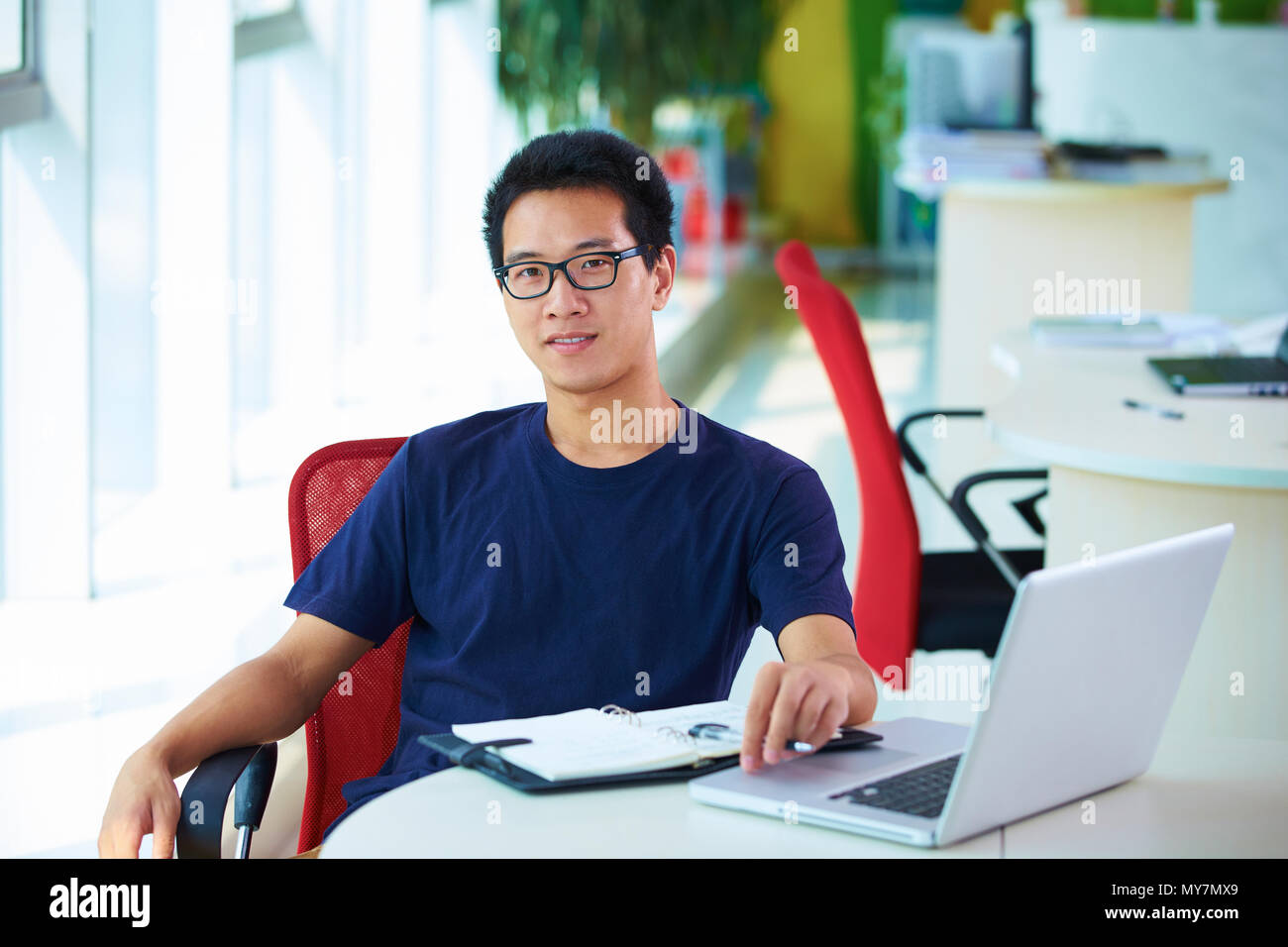 Office asian man hi-res stock photography and images - Alamy