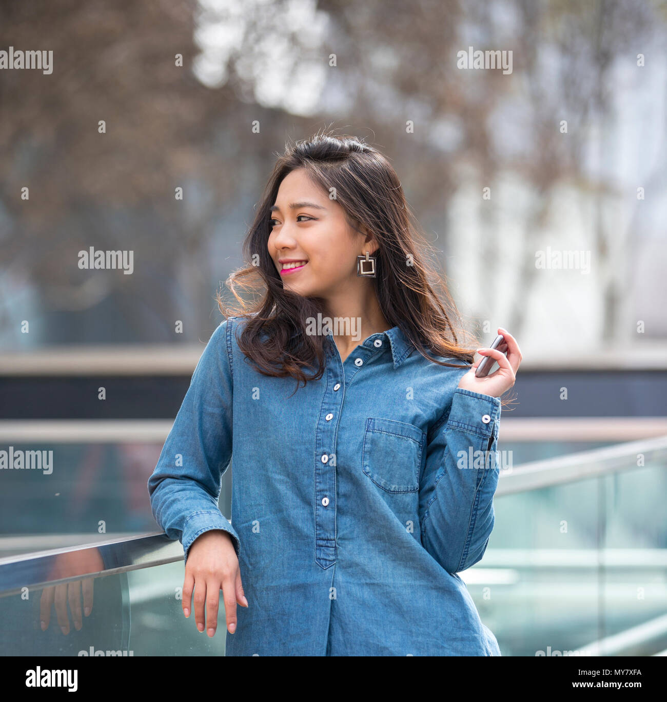 Pretty chinese woman hi-res stock photography and images - Alamy