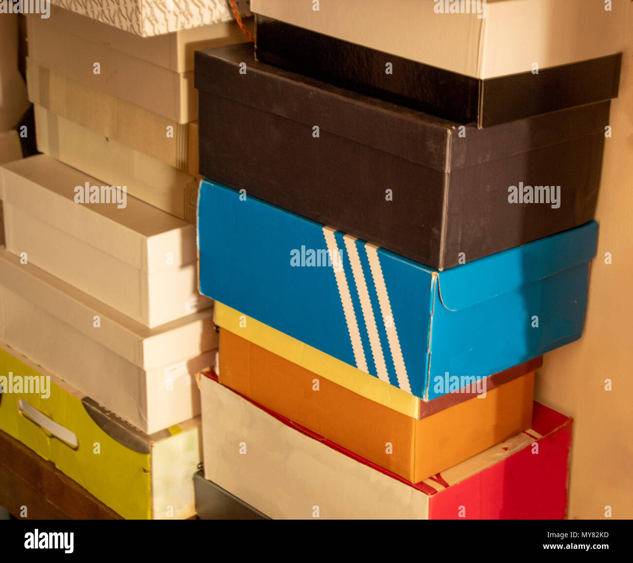 Shoe boxes hi-res stock photography and images - Alamy