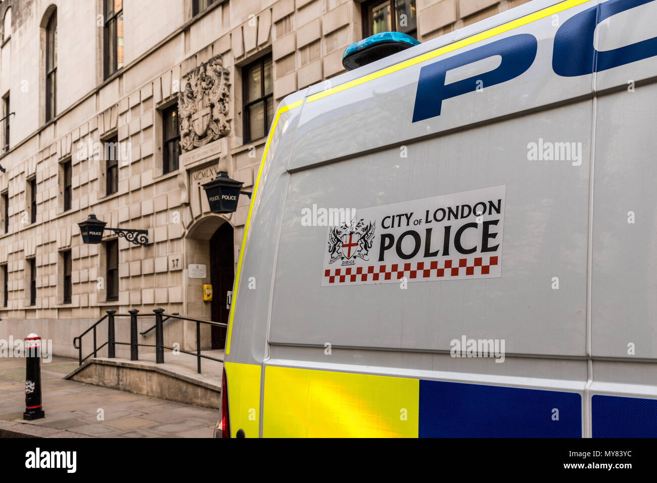 London british transport police station hi-res stock photography and ...
