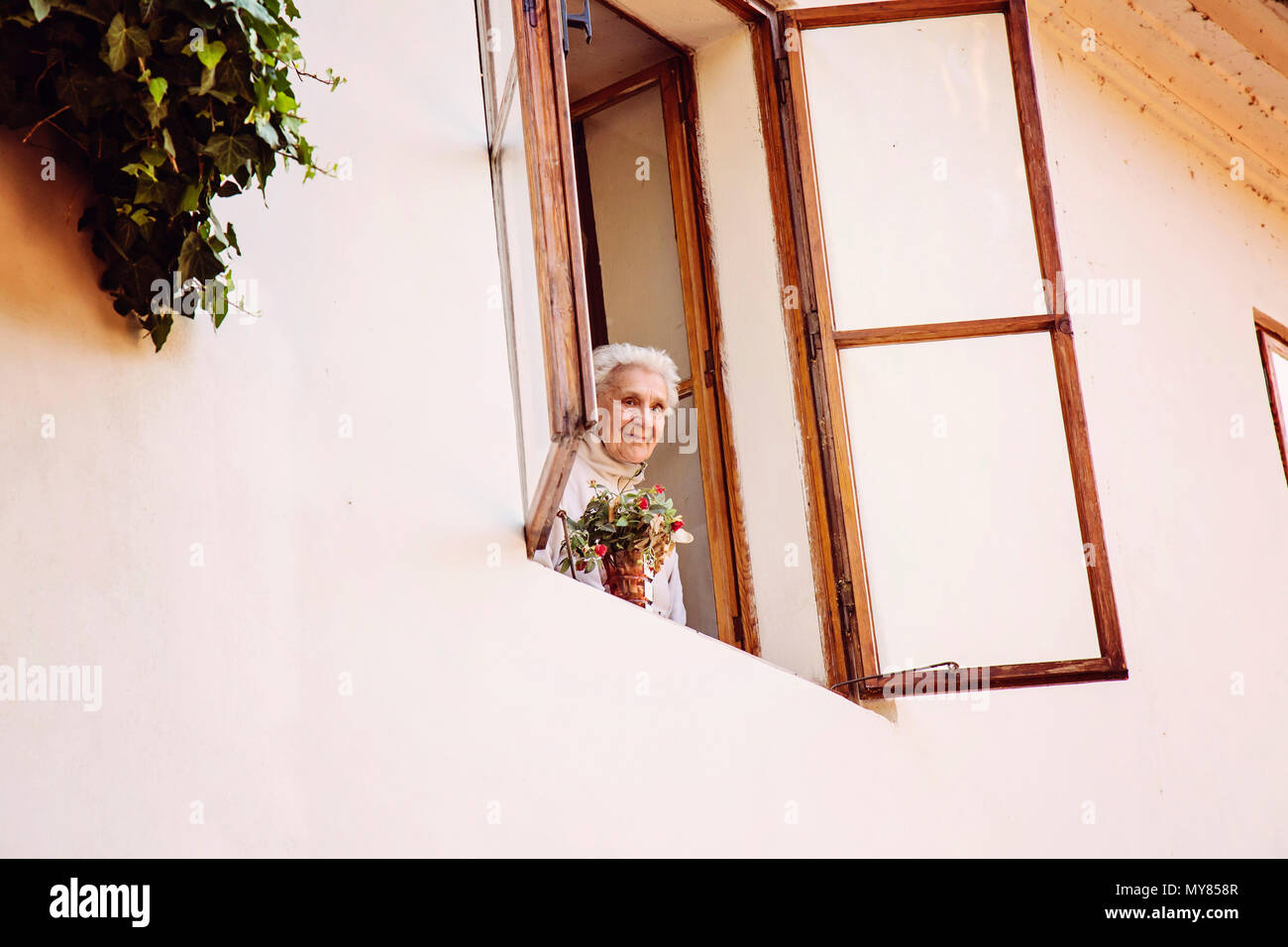 Old lady smiling hi-res stock photography and images - Alamy Old lady smiling hi-res stock photography and images - Alamy