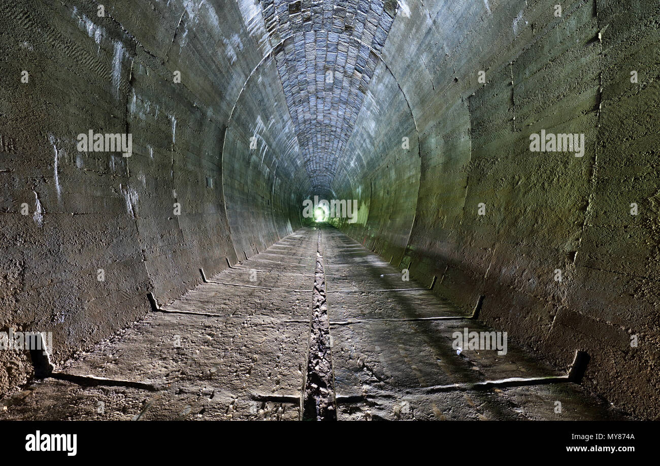 Medieval tunnel construction hi-res stock photography and images - Alamy