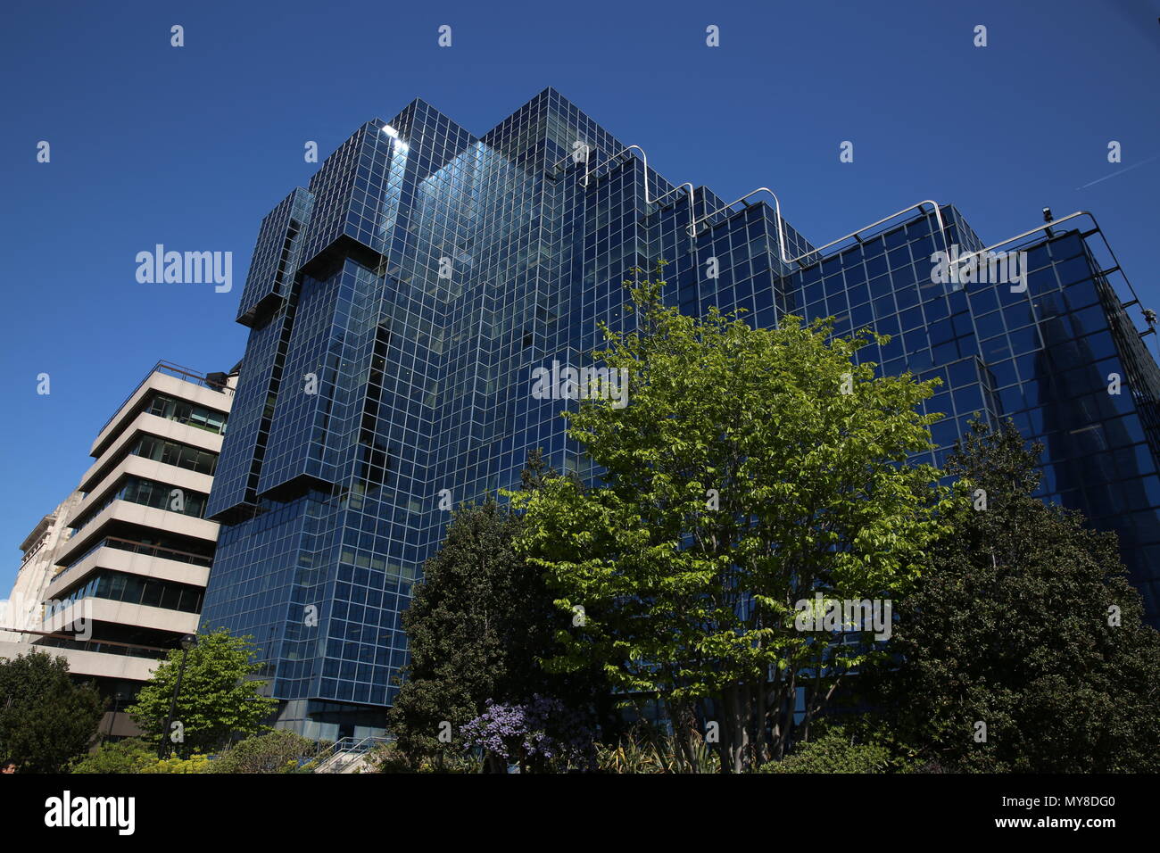 The uk headquarters of shell hi-res stock photography and images - Alamy