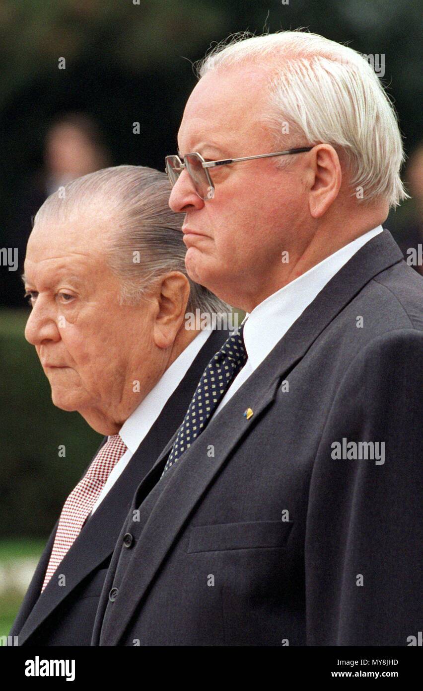 President of Venezuela Rafael Caldera (l) and German President Roman ...