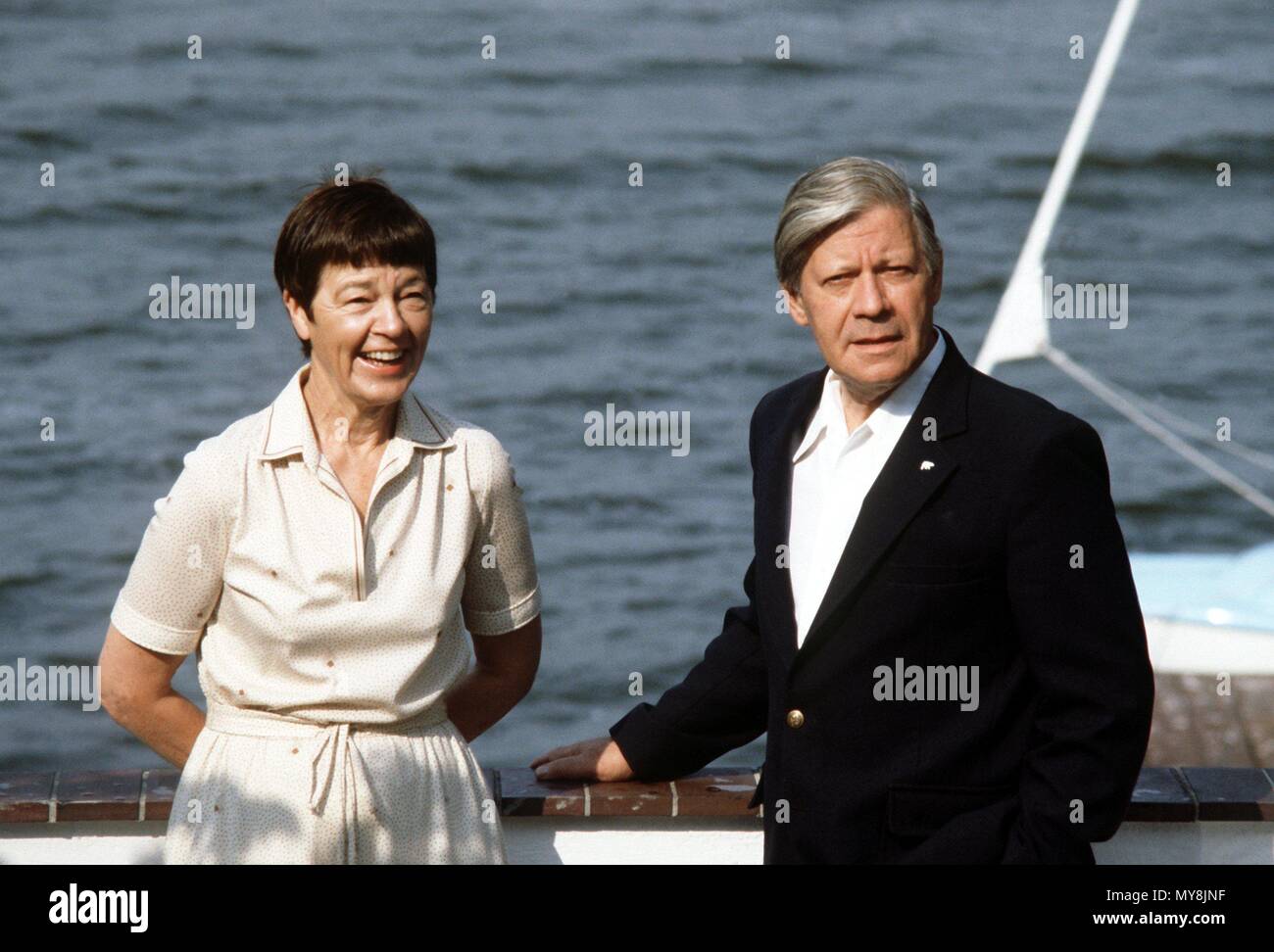 FILE - Then German Chancellor Helmut Schmidt and his wife Hannelore ...