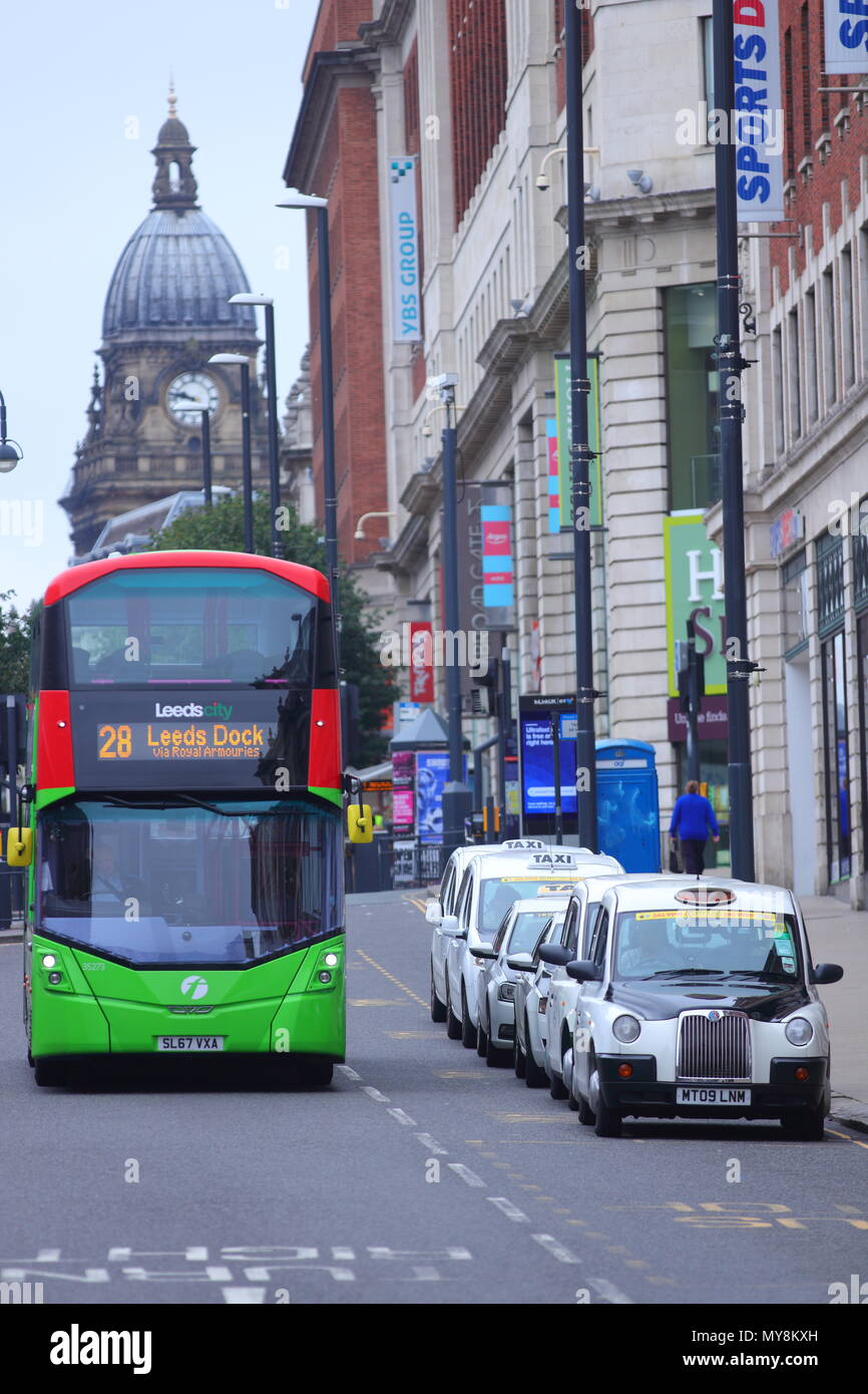 Leeds black and white double decker bus hi-res stock photography and ...