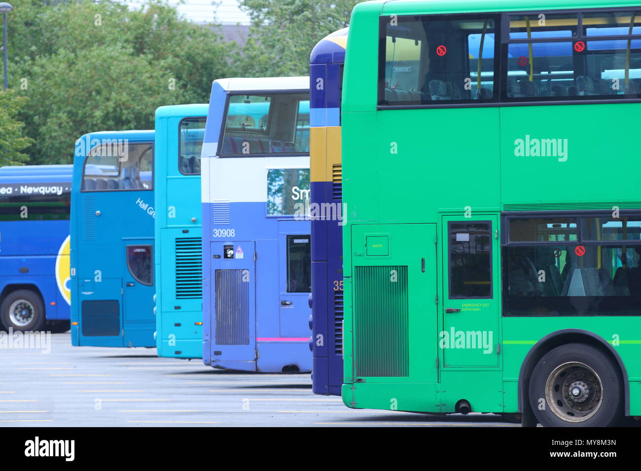 Back end of a bus hi-res stock photography and images - Alamy