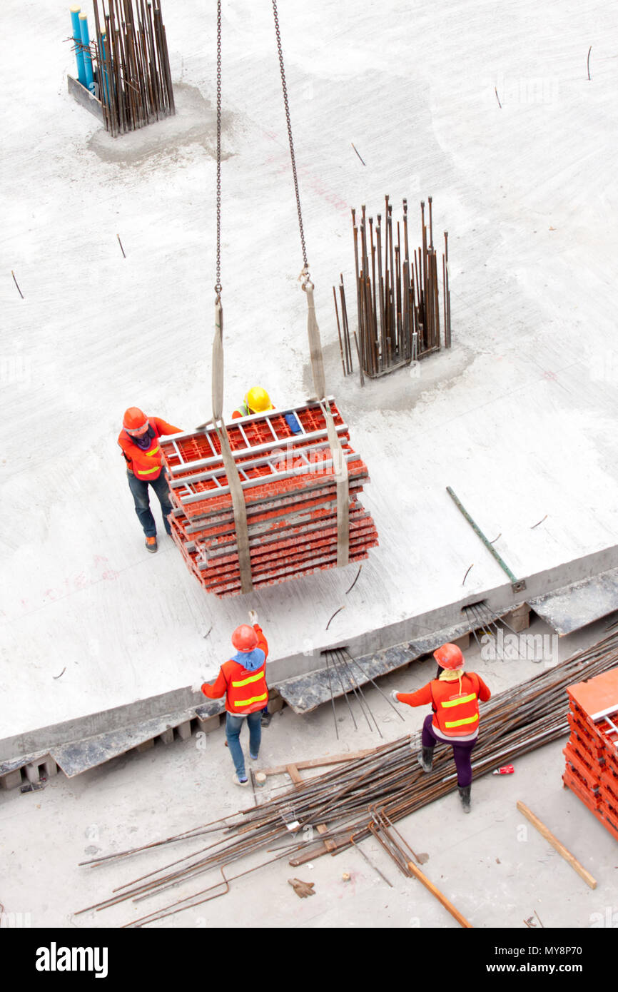 Lifting tools hi-res stock photography and images - Alamy