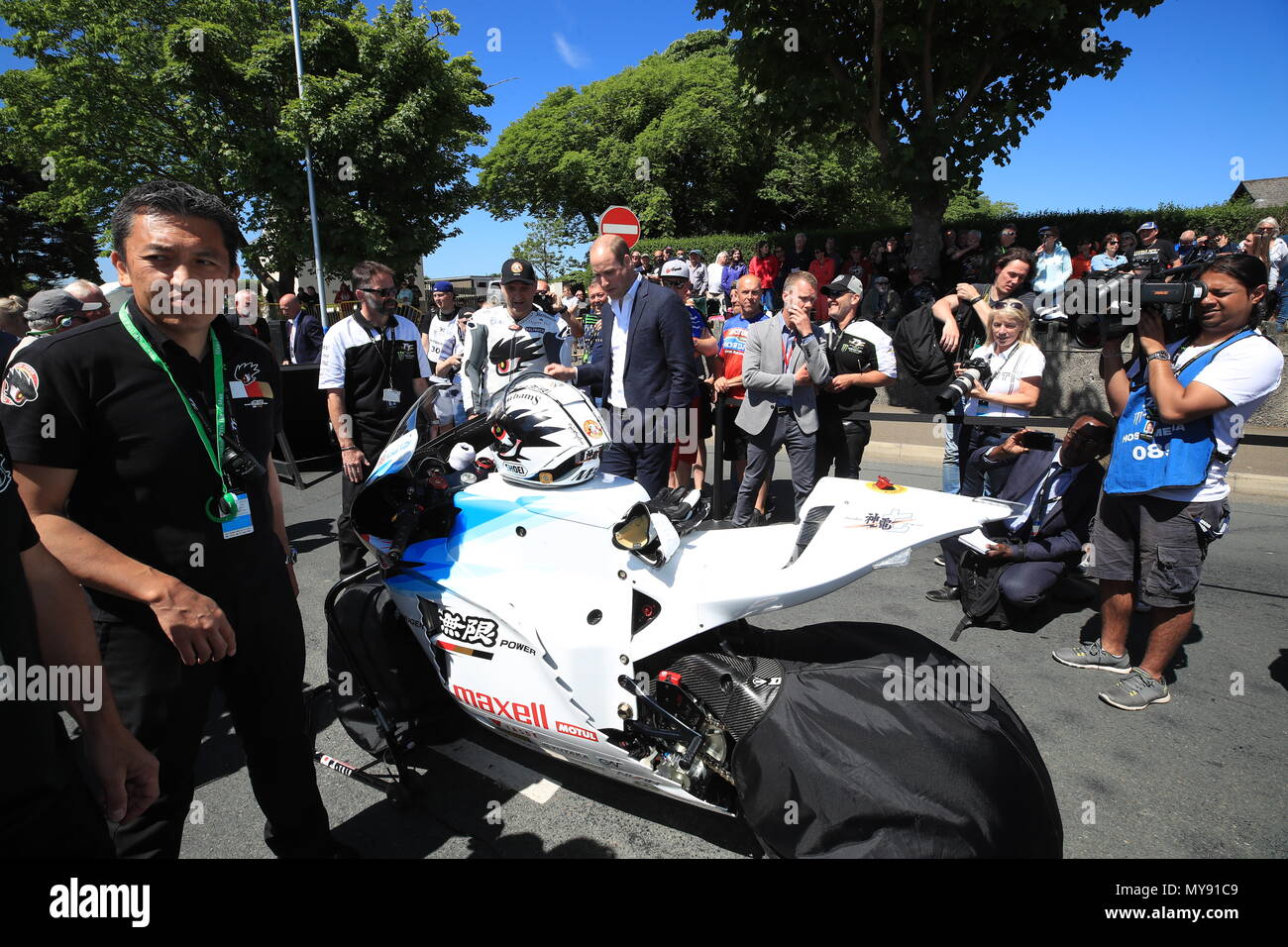 Royal visit to the isle of man hi-res stock photography and images - Alamy