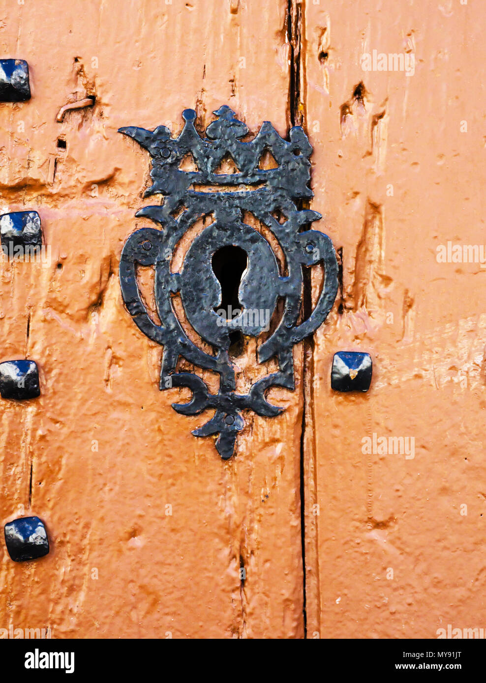 old door lock, aged wooden door, home security, vintage Stock Photo - Alamy