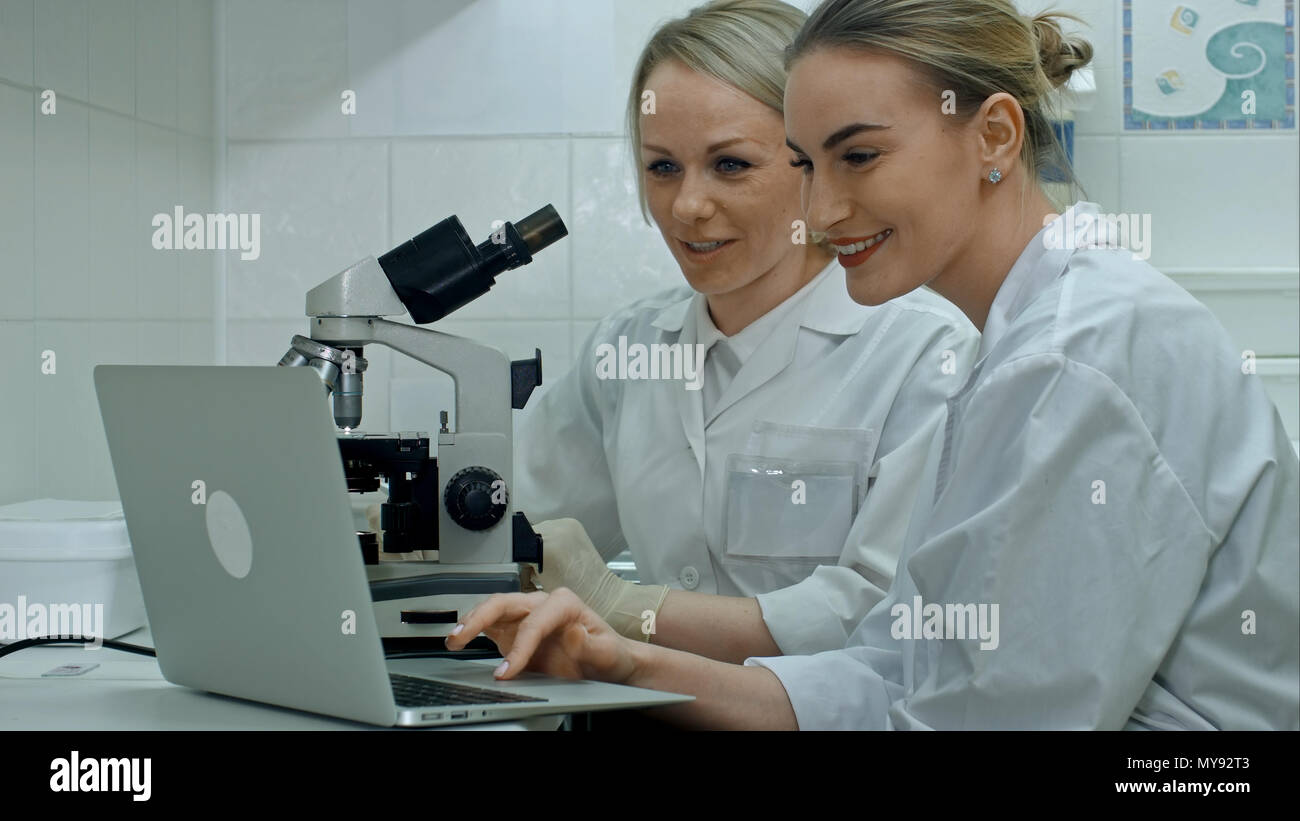 Histopathologist hi-res stock photography and images - Alamy