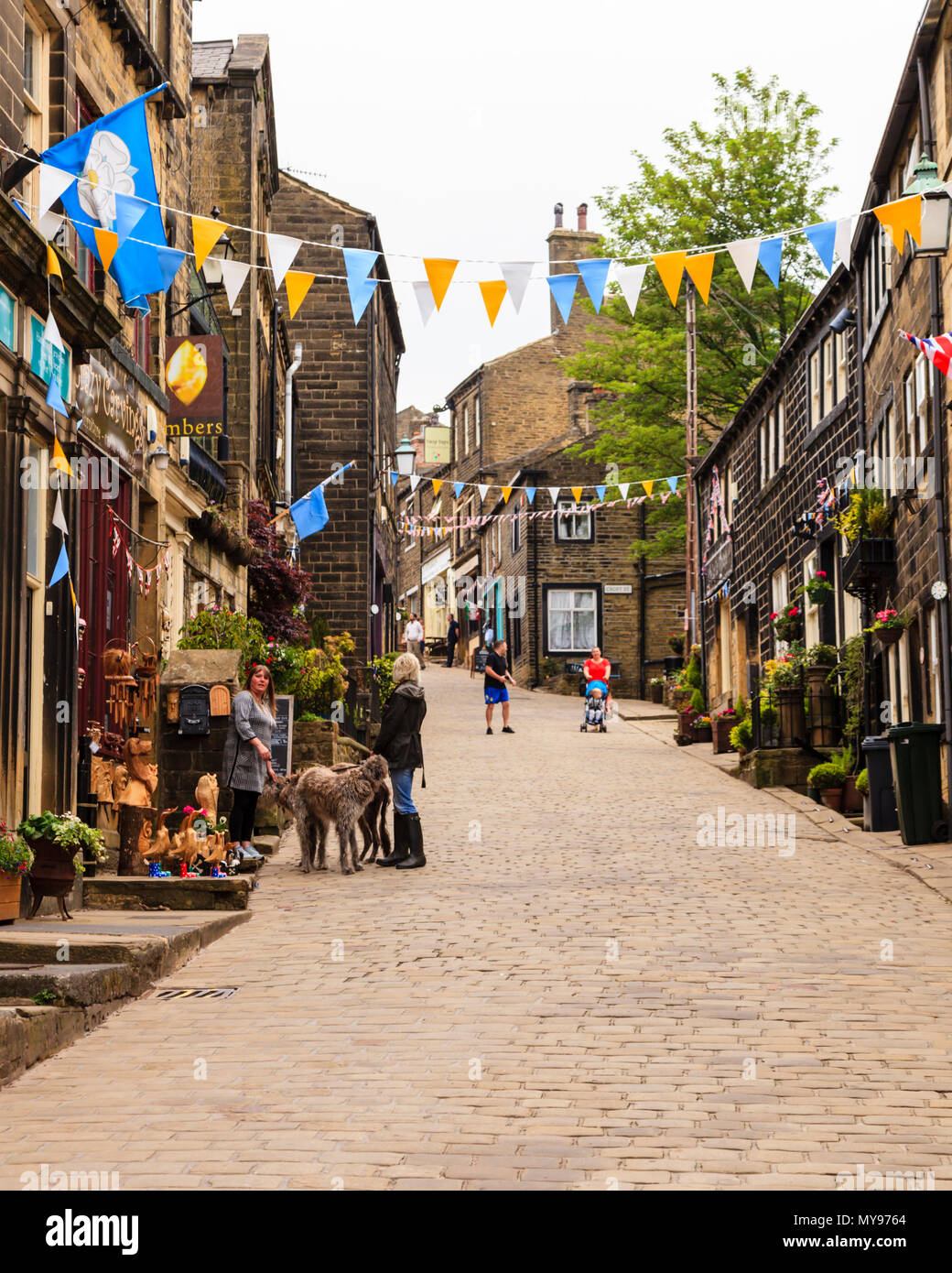 Main street in haworth village hi-res stock photography and images - Alamy