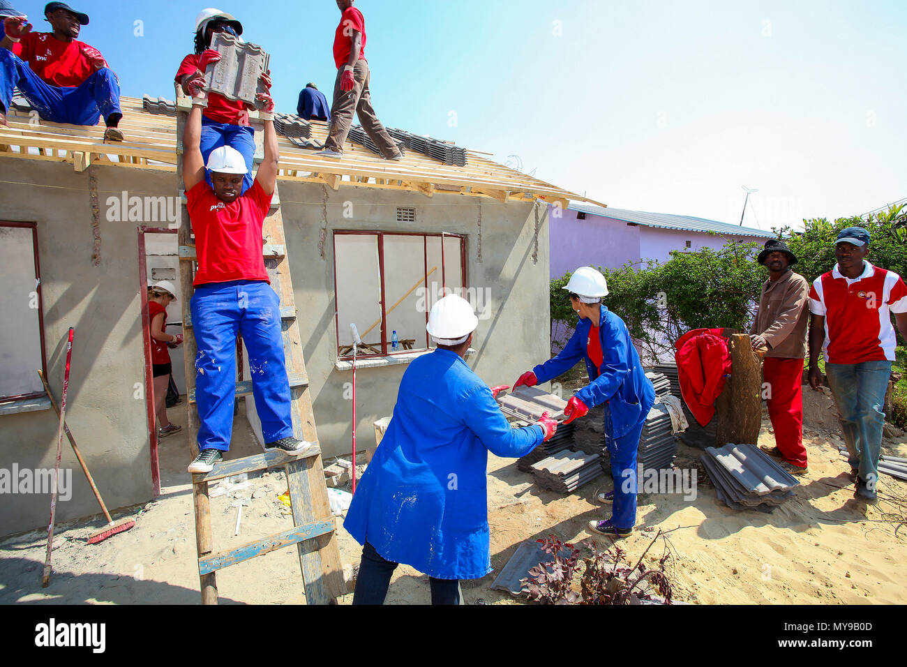 African community construction hi-res stock photography and images - Alamy