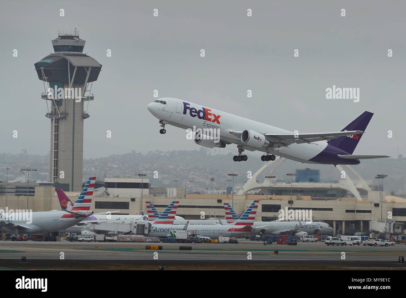 FedEx Express Boeing 767-300 Cargo Plane Taking Off From Los Angeles ...
