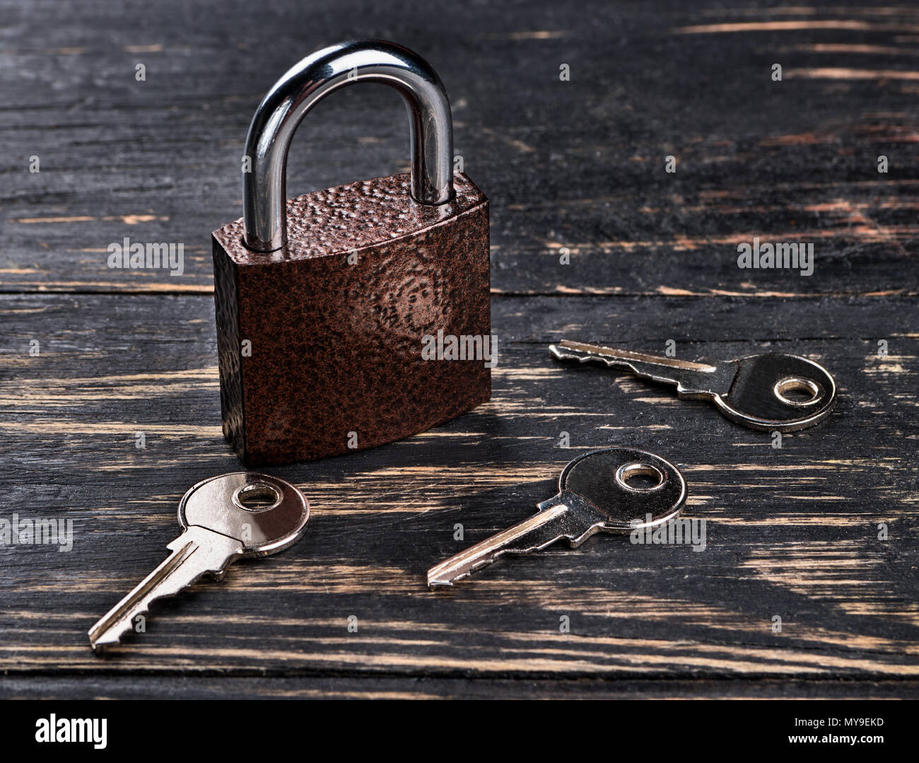 Big bunch of keys hi-res stock photography and images - Alamy