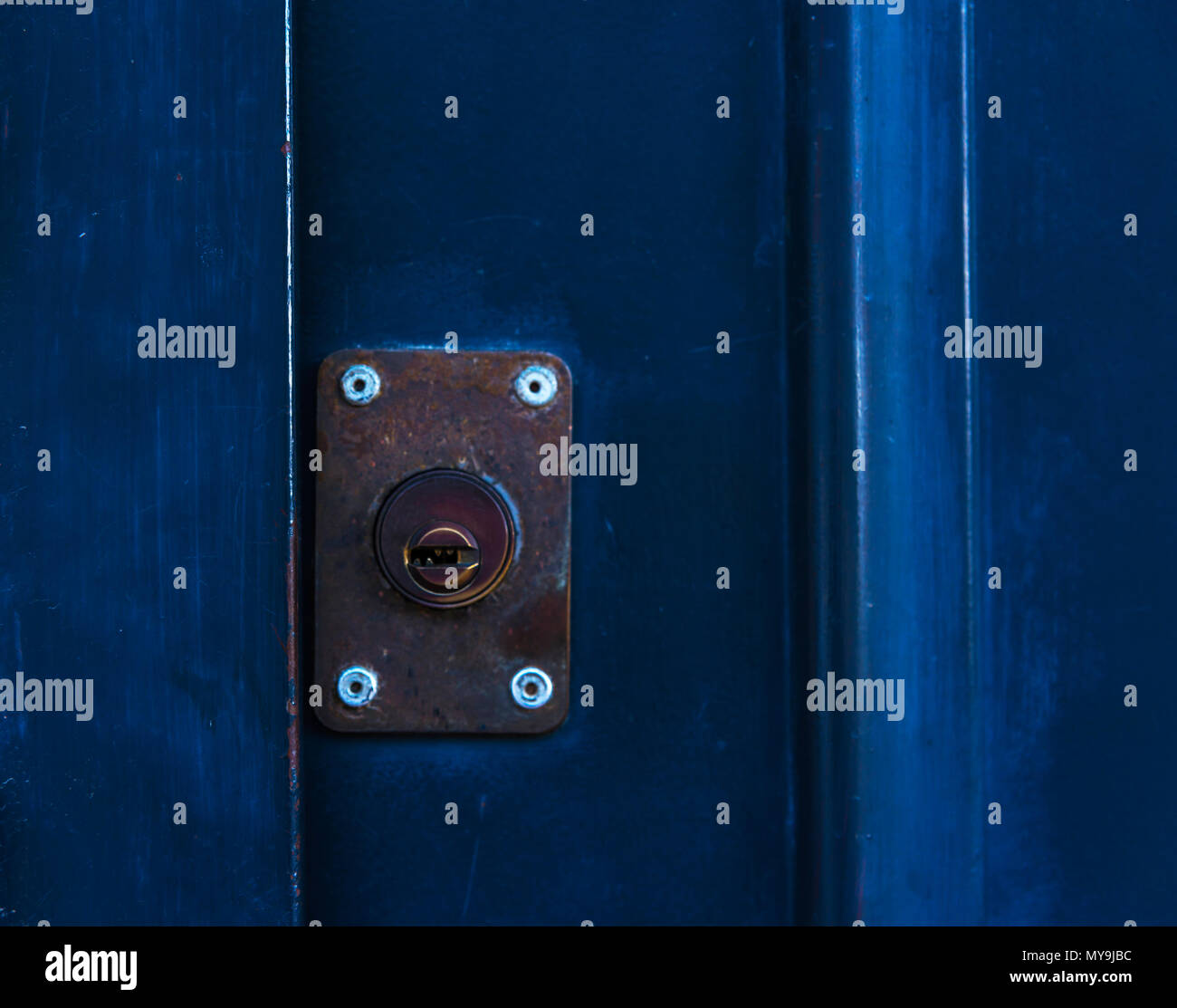 old door lock, aged wooden door, home security, vintage Stock Photo - Alamy