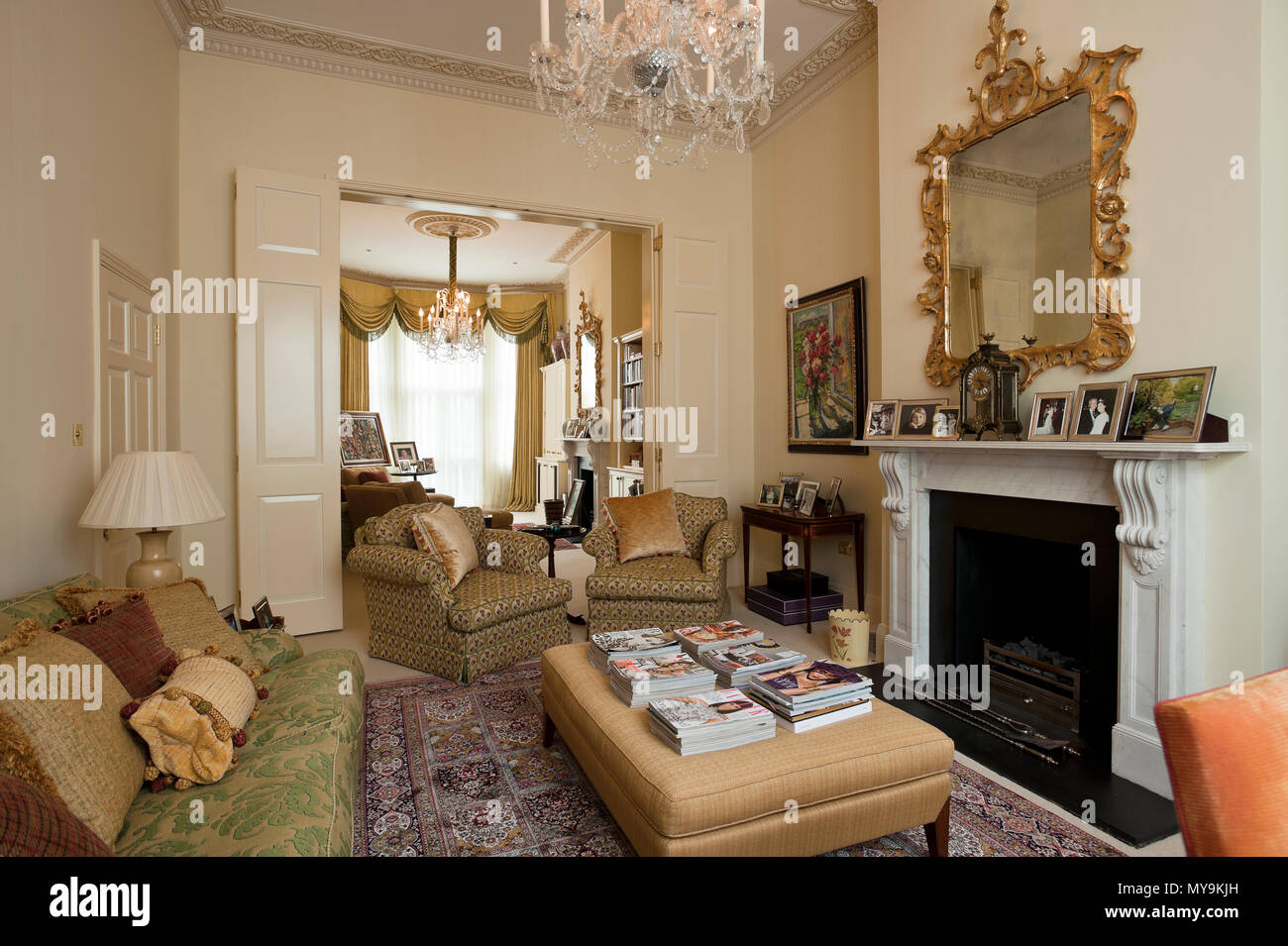 Edwardian living room with chandelier Stock Photo - Alamy