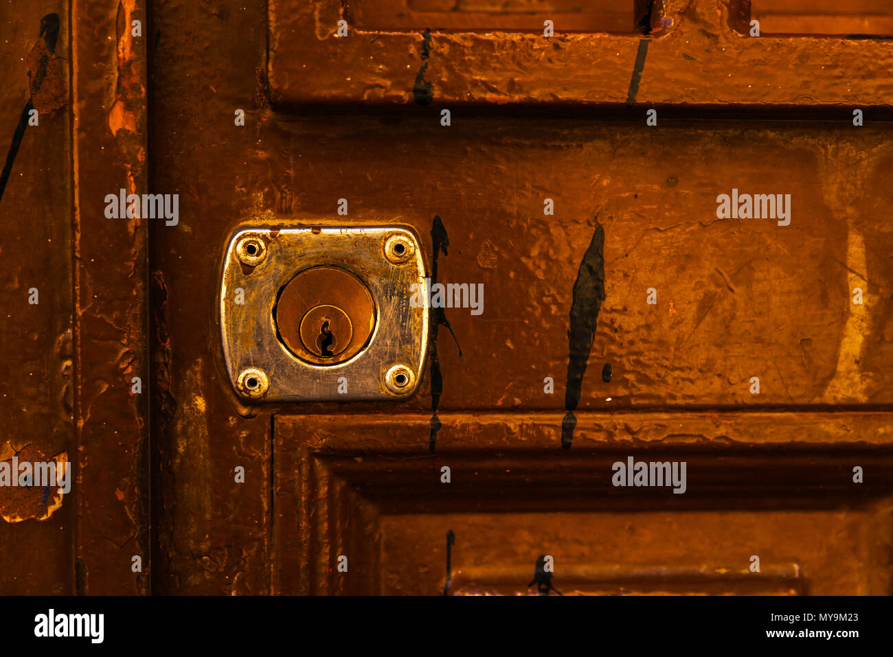 old door lock, aged wooden door, home security, vintage Stock Photo - Alamy