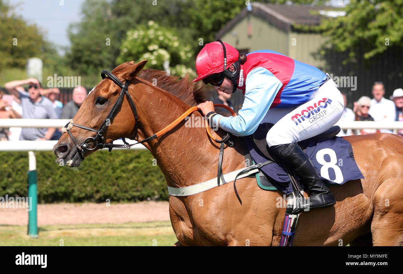 Posh totty hi-res stock photography and images - Alamy