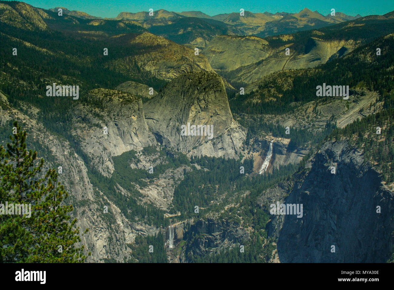 Yosemite overview hi-res stock photography and images - Alamy