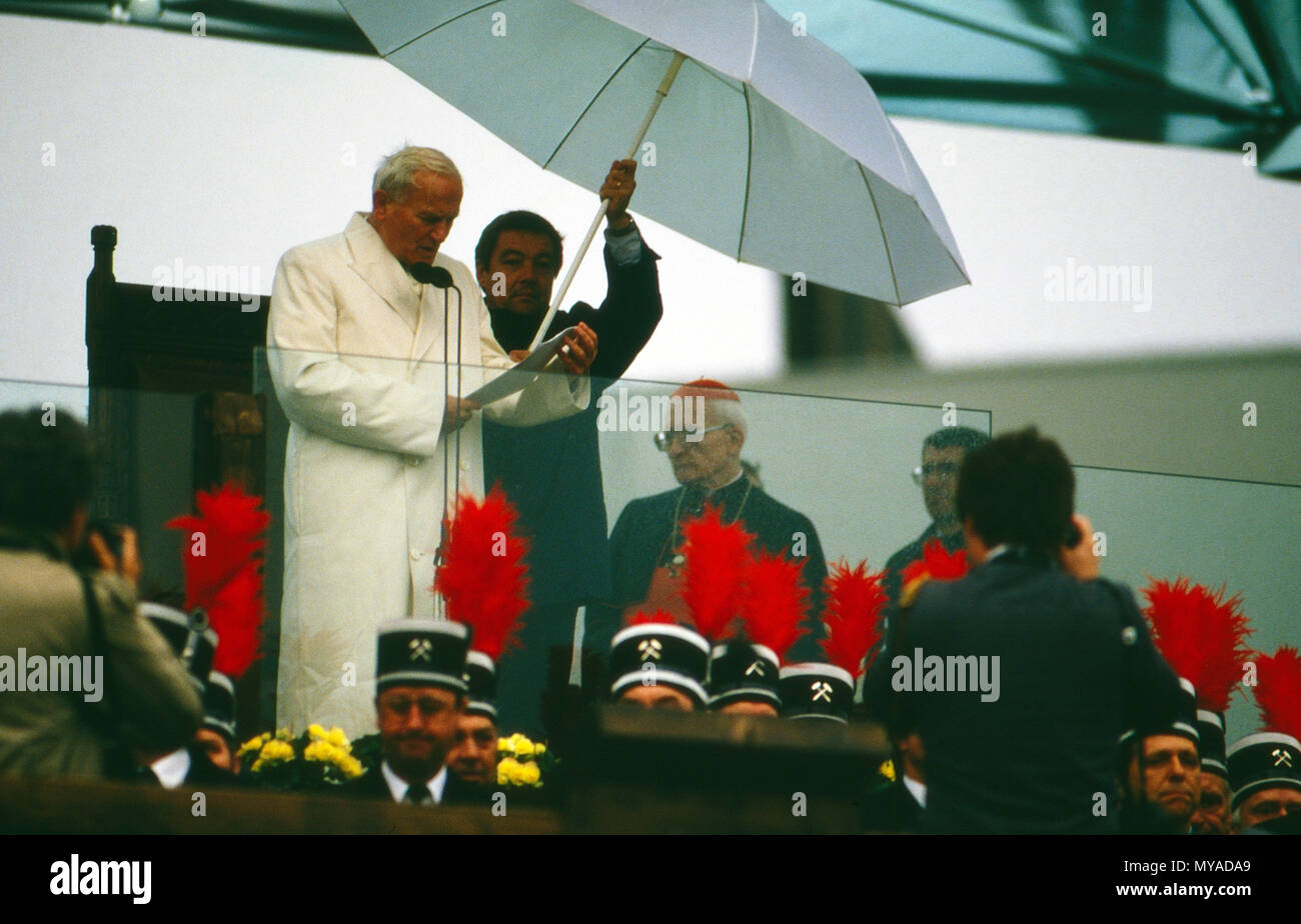 Paul pott hi-res stock photography and images - Alamy