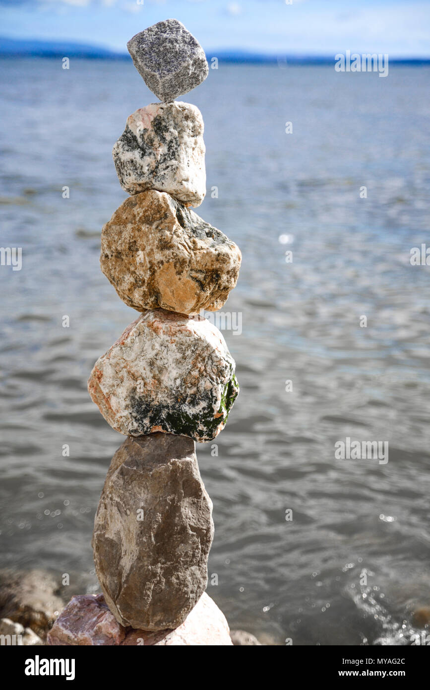 Overlapping stones hi-res stock photography and images - Alamy