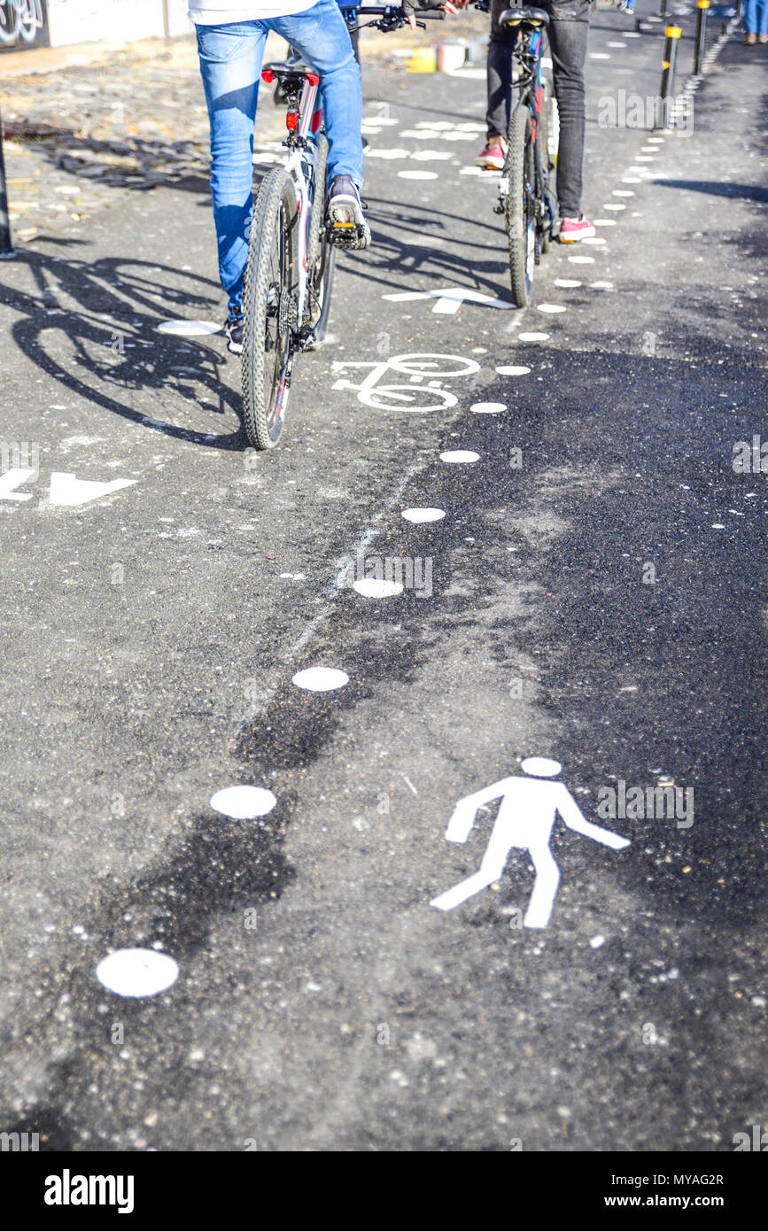 Pedestrian circulation hi-res stock photography and images - Alamy