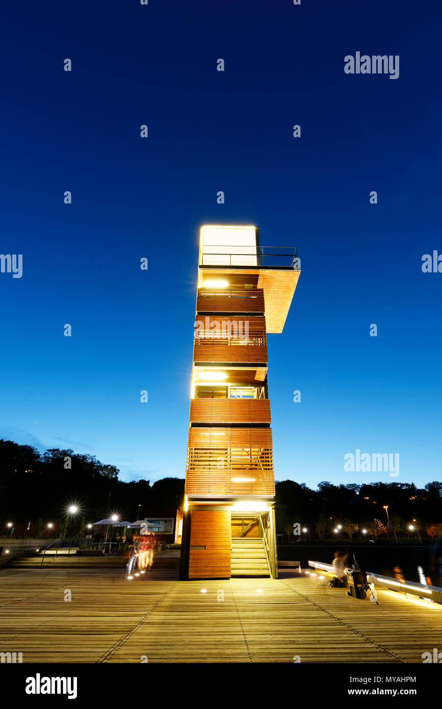 The observation tower at Quai des Cageux on the Promenade de Samuel ...