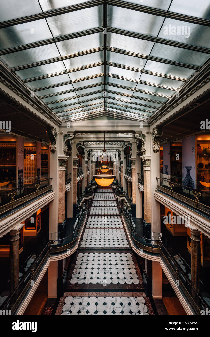 Luce center hi-res stock photography and images - Alamy