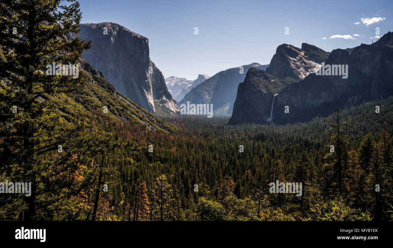 Tunnel view in yosemite national park hi-res stock photography and ...