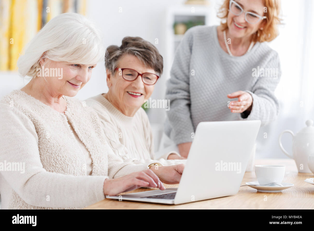 New age meeting hi-res stock photography and images - Alamy