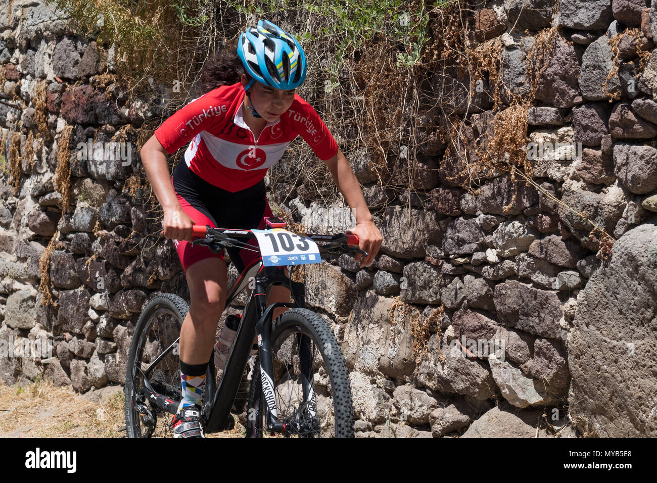 Female racing cyclist hi-res stock photography and images - Alamy
