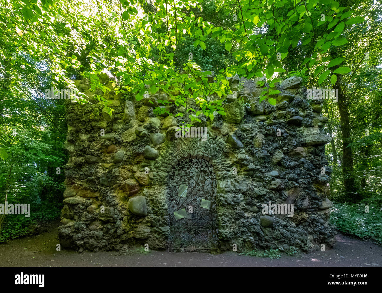 Shell grotto hi-res stock photography and images - Alamy