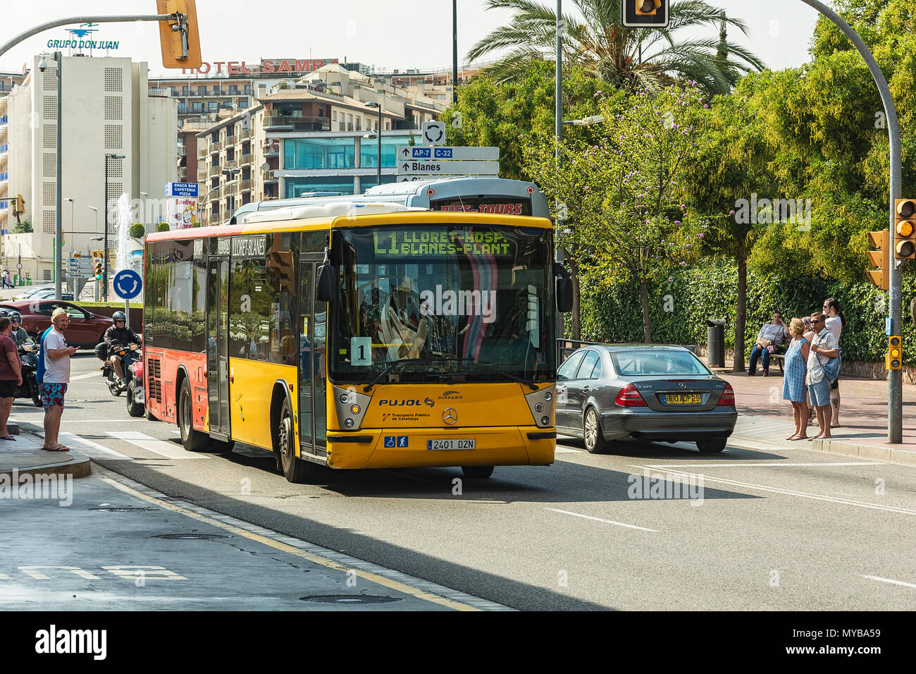 Spanish route bus hi-res stock photography and images - Alamy