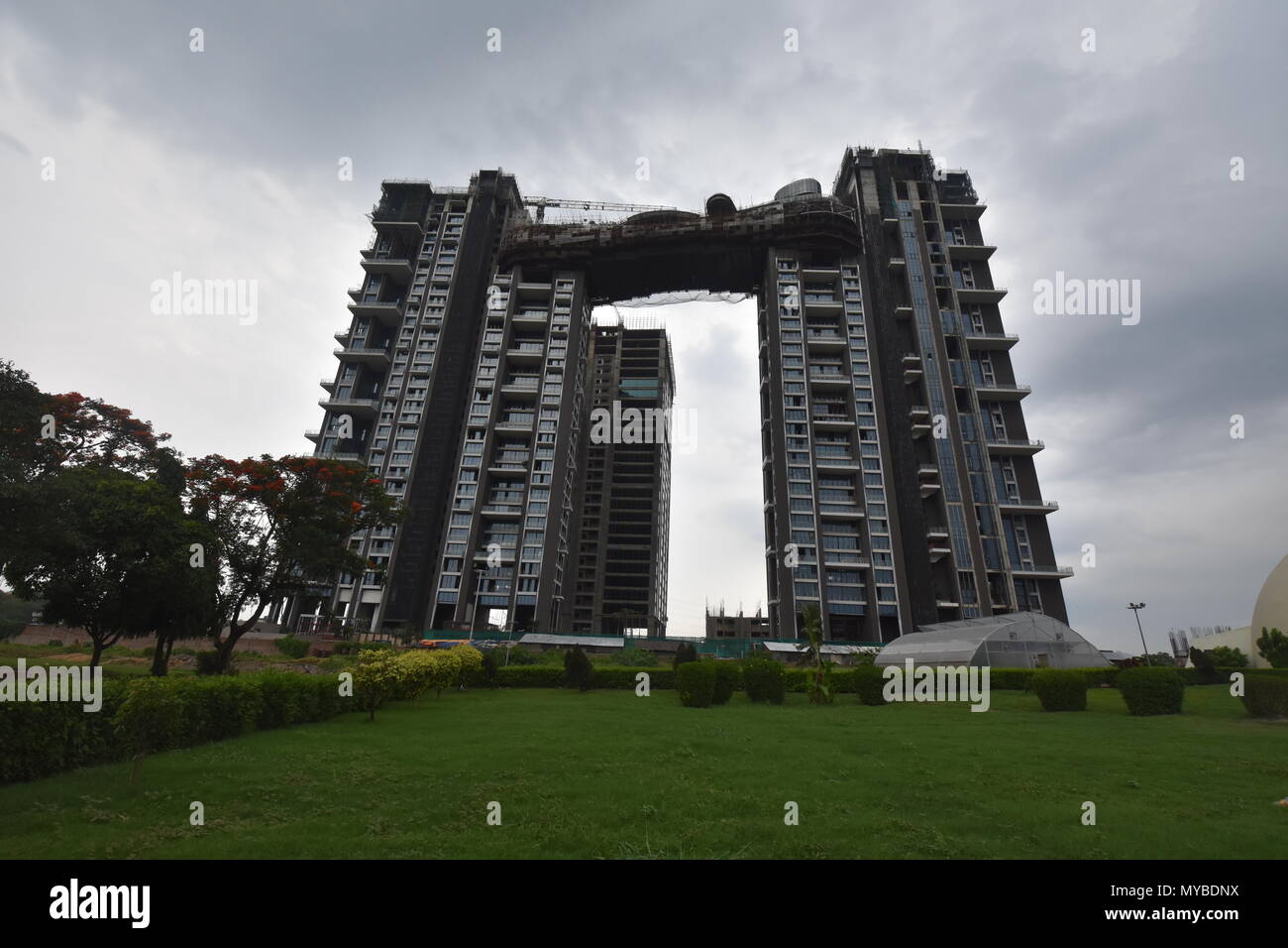 High rise complex forum hi-res stock photography and images - Alamy