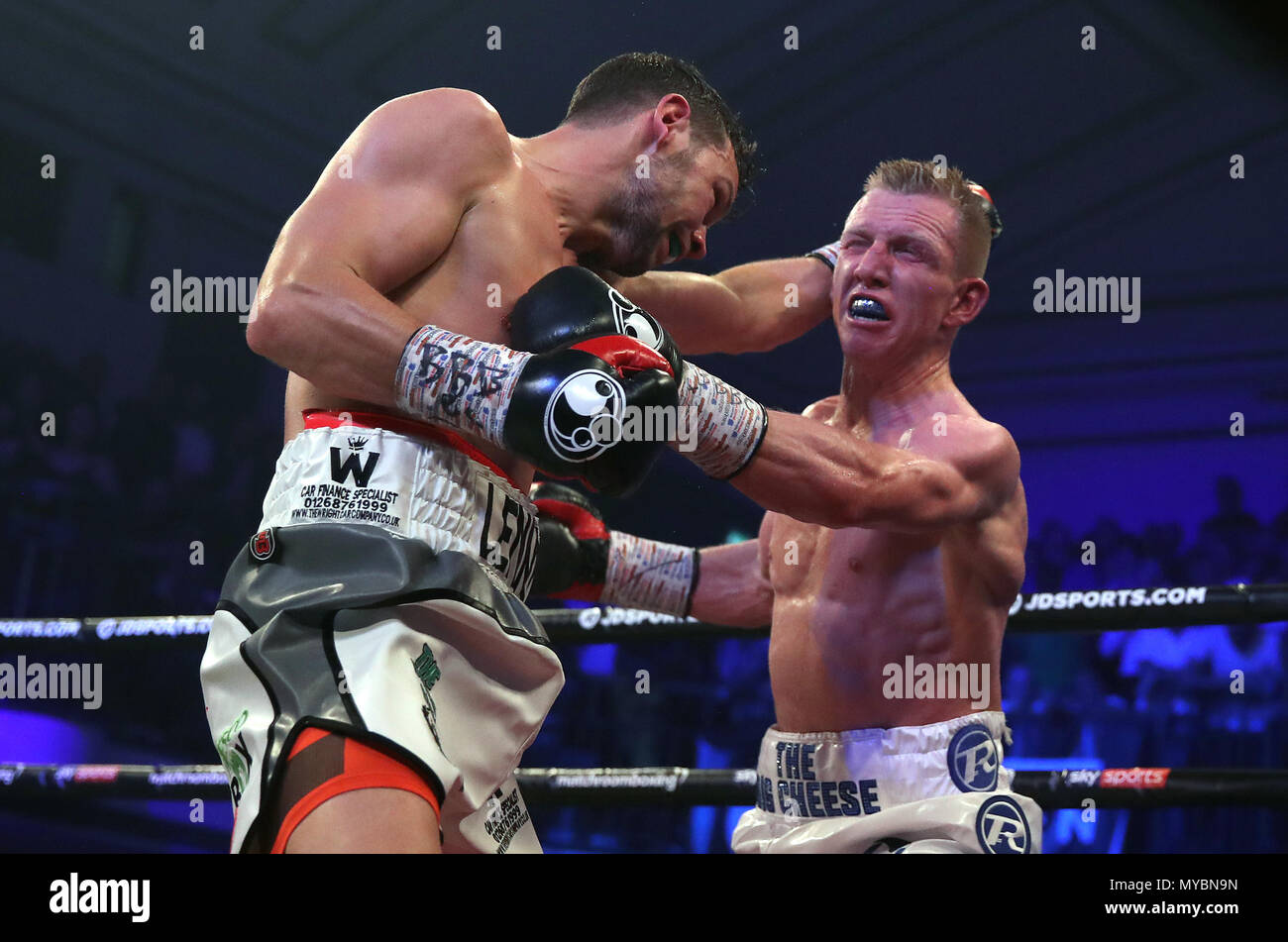 Ted Cheeseman and Paul Upton during the WBA International Super ...