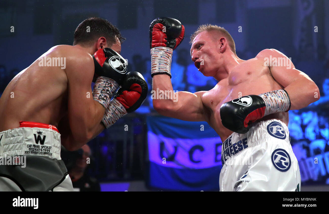 Ted Cheeseman and Paul Upton during the WBA International Super ...