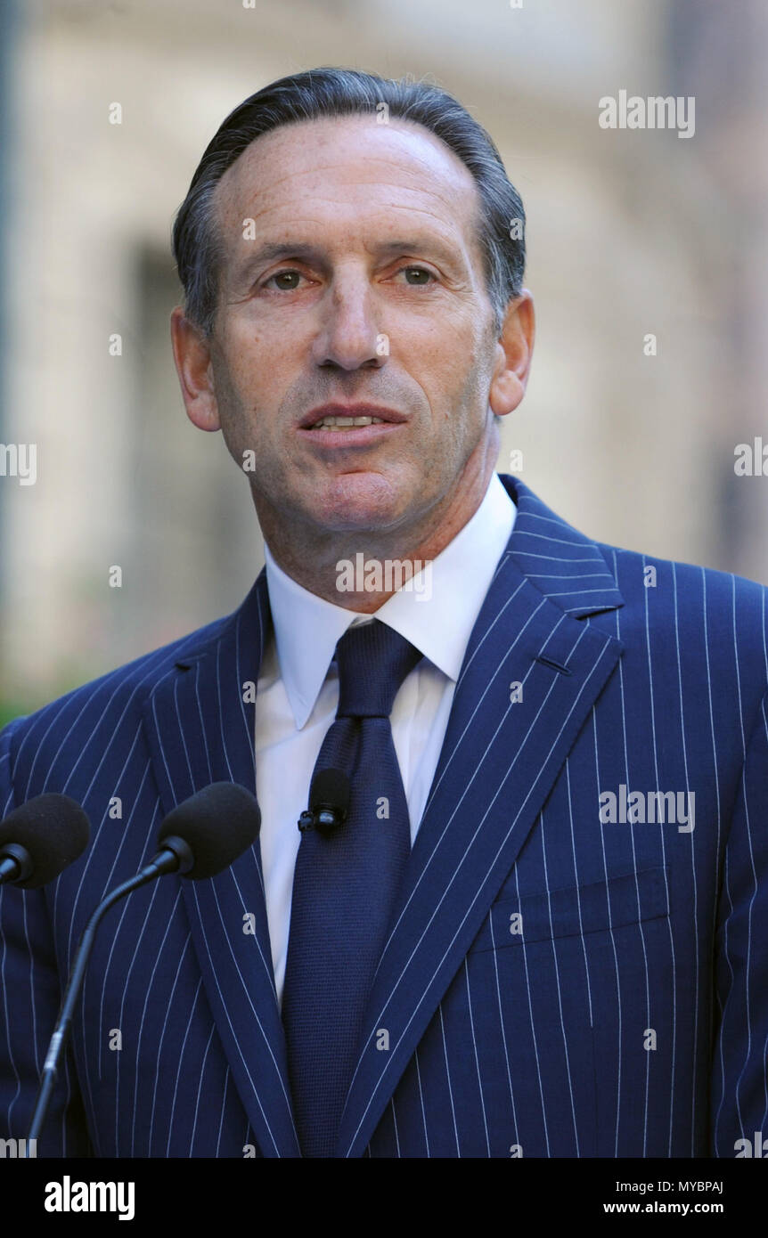 Howard schultz, ceo starbucks hi-res stock photography and images - Alamy