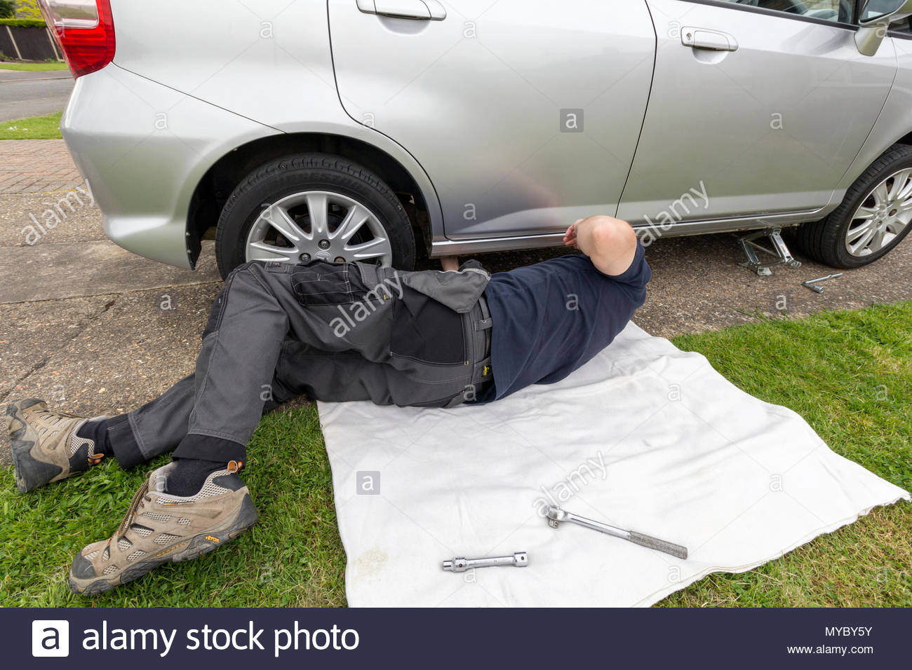 Car Broken Down High Resolution Stock Photography and Images - Alamy