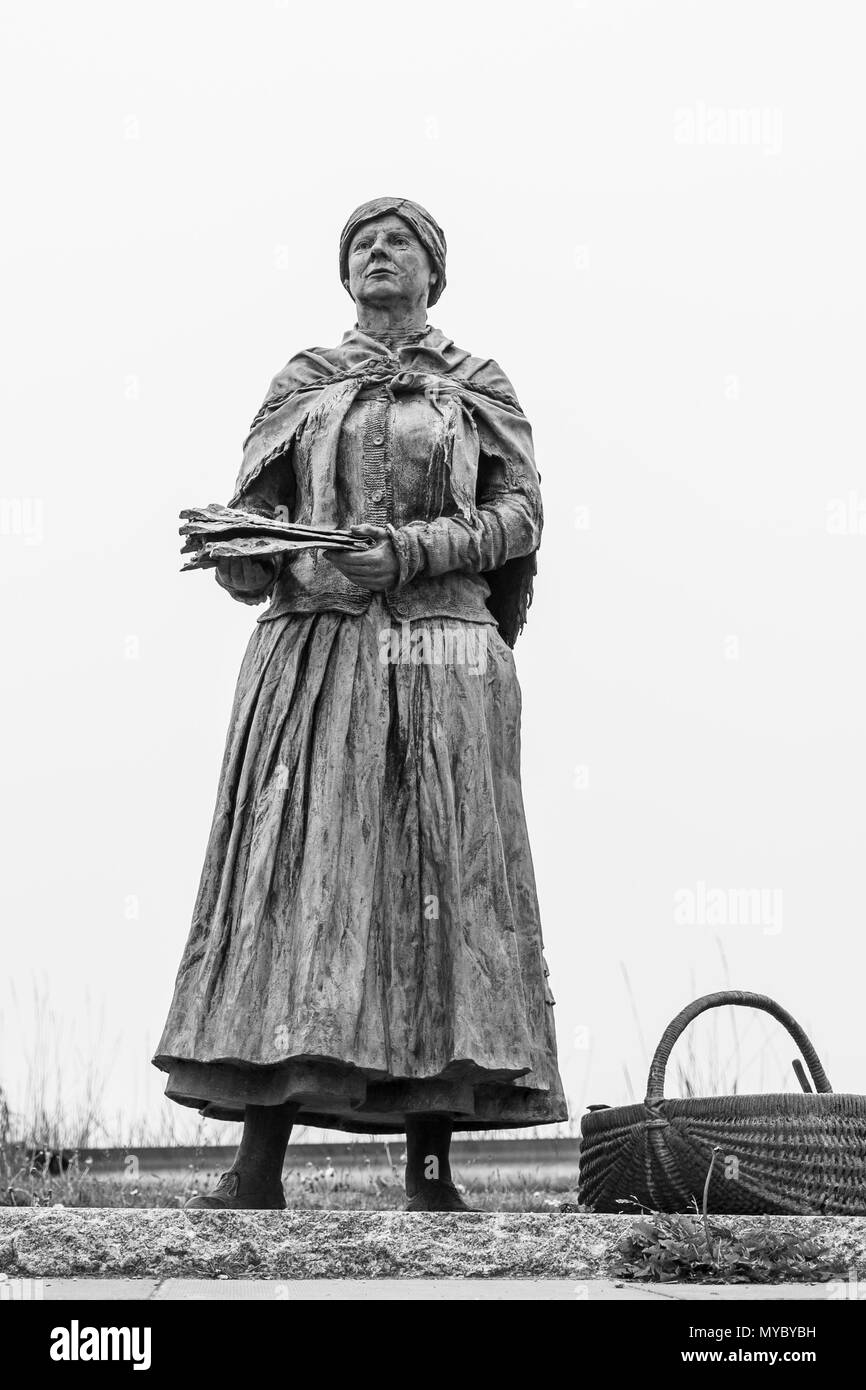 Fishwife statue hi-res stock photography and images - Alamy