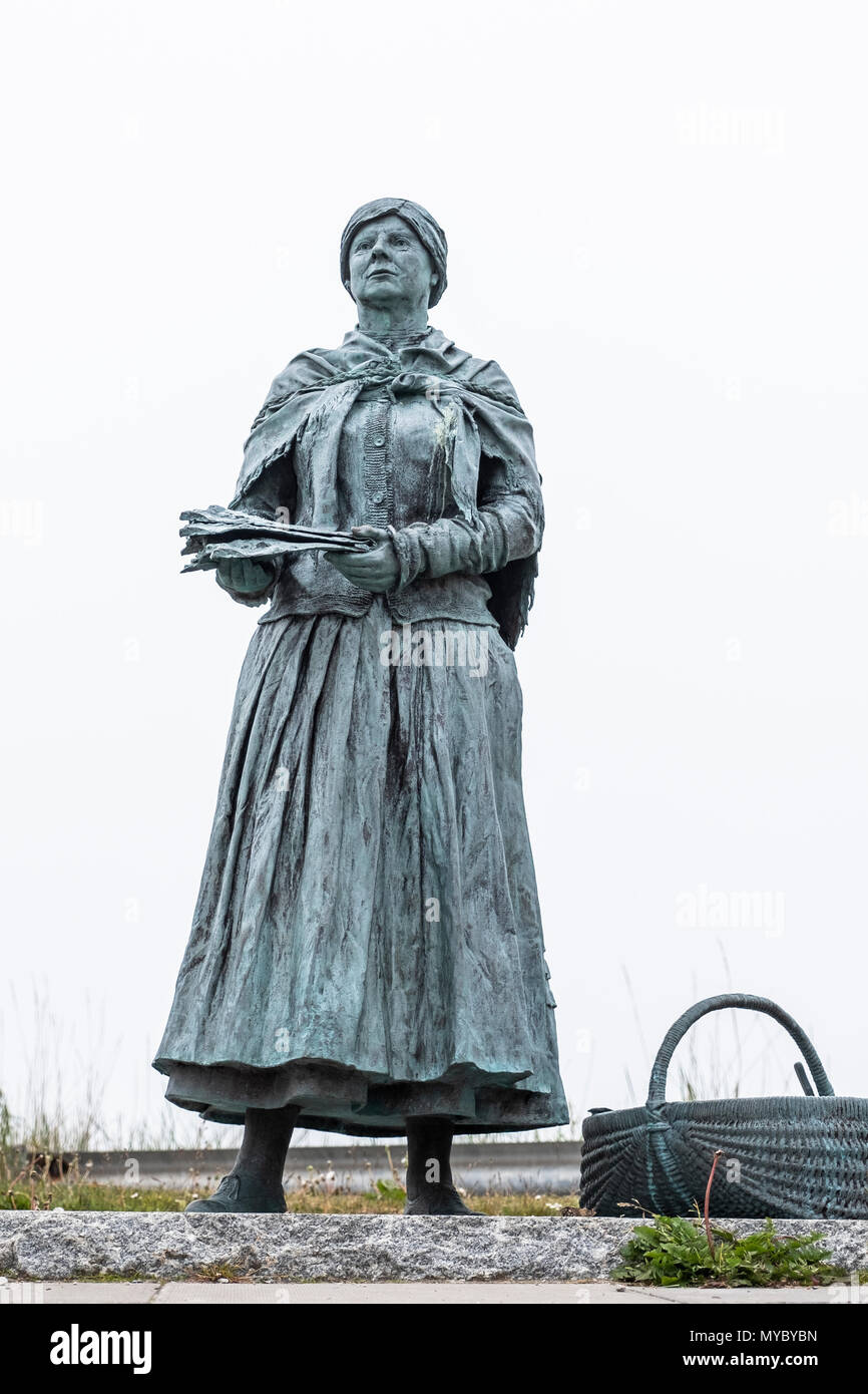 Statue of The Nairn Fishwife in the harbour at Nairn, Moray Firth ...