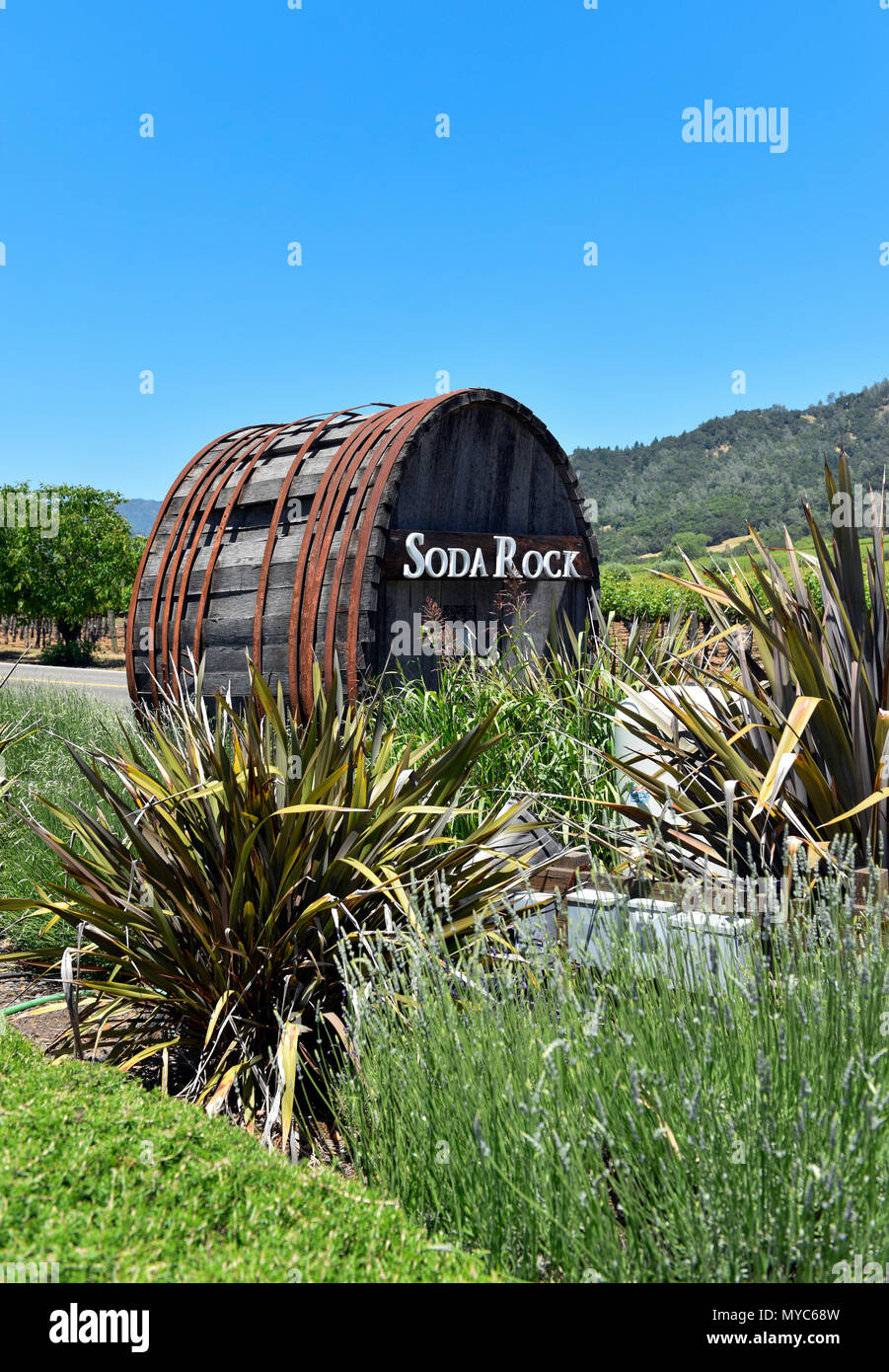 Soda Rock Winery, front entry sign on a barrel Stock Photo - Alamy