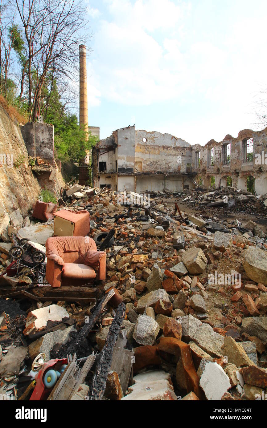 Demolition demolish demolished factory hi-res stock photography and ...