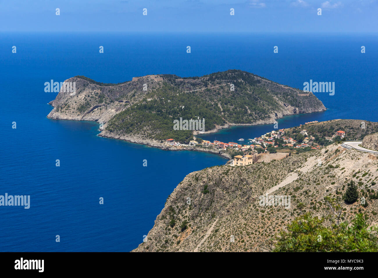 Seascape of beach of Assos village and beautiful sea bay, Kefalonia ...
