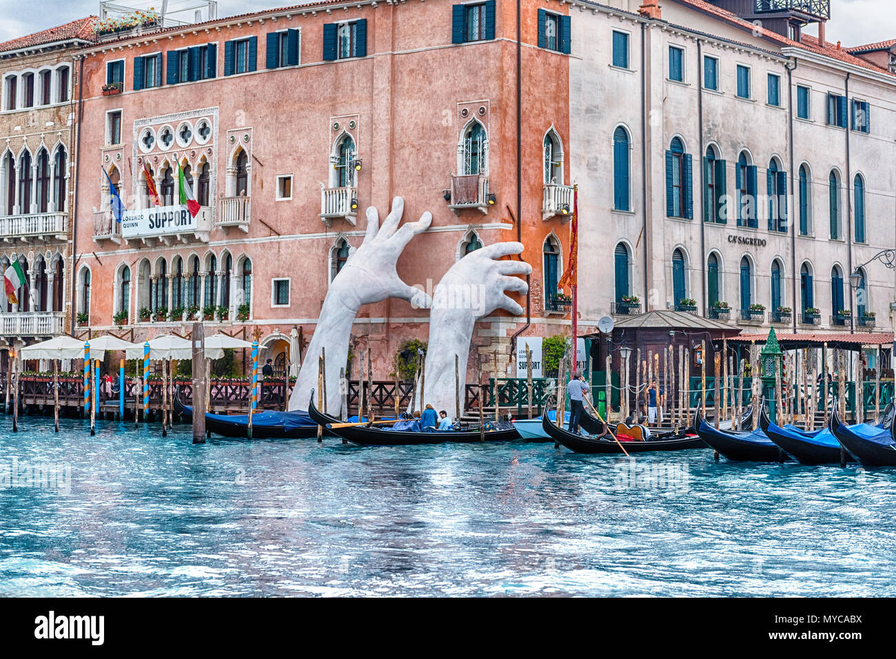 Giant hands sculpture venice hi-res stock photography and images - Alamy