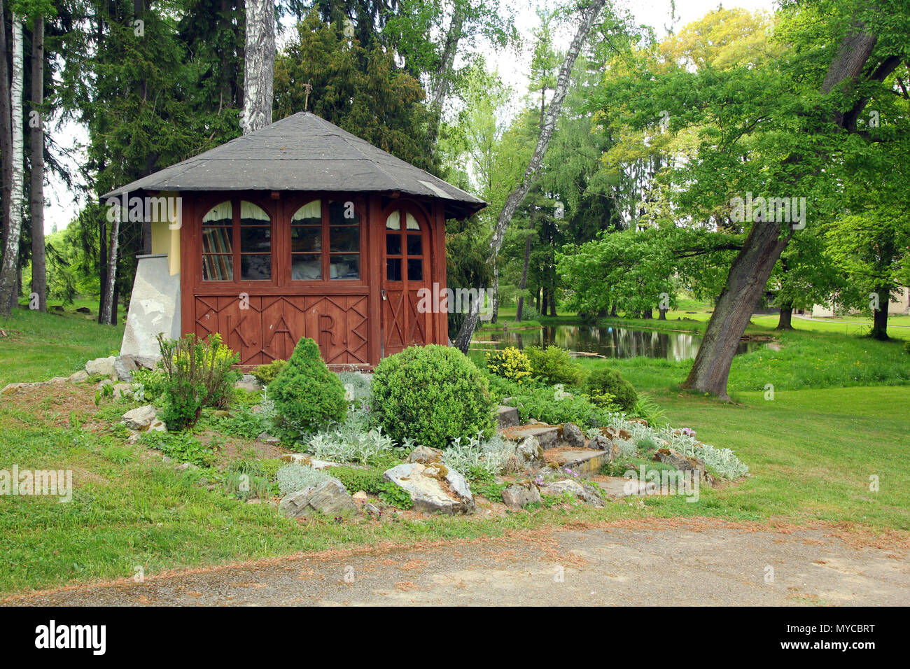 Ornate gazebo structure hi-res stock photography and images - Alamy