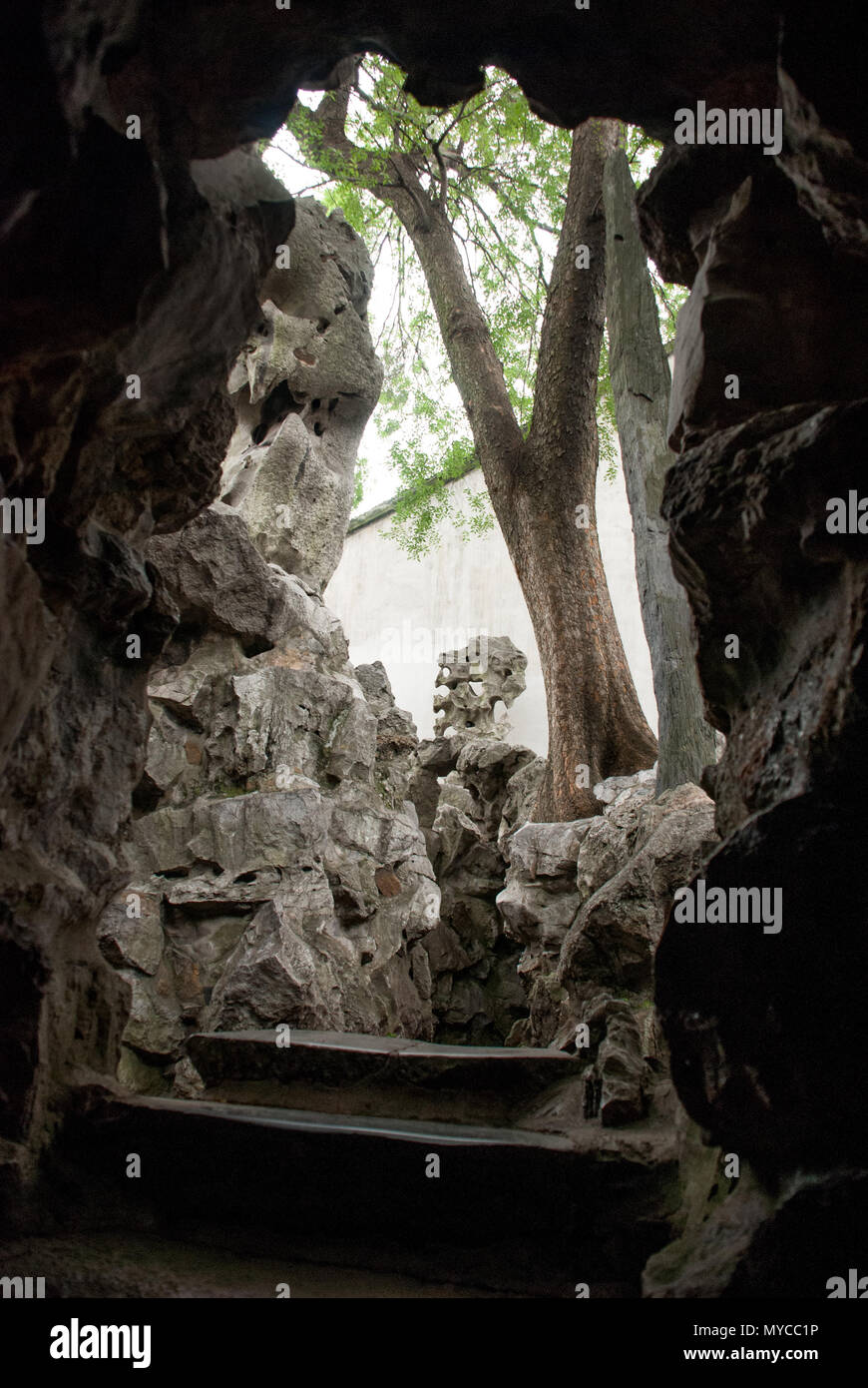 china ancient rock garden Stock Photo - Alamy