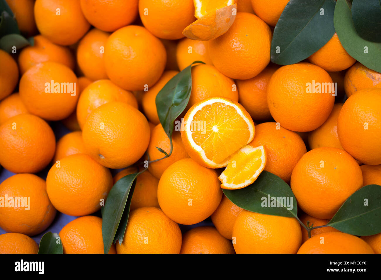 Load of the fresh fruit of orange in view Stock Photo - Alamy