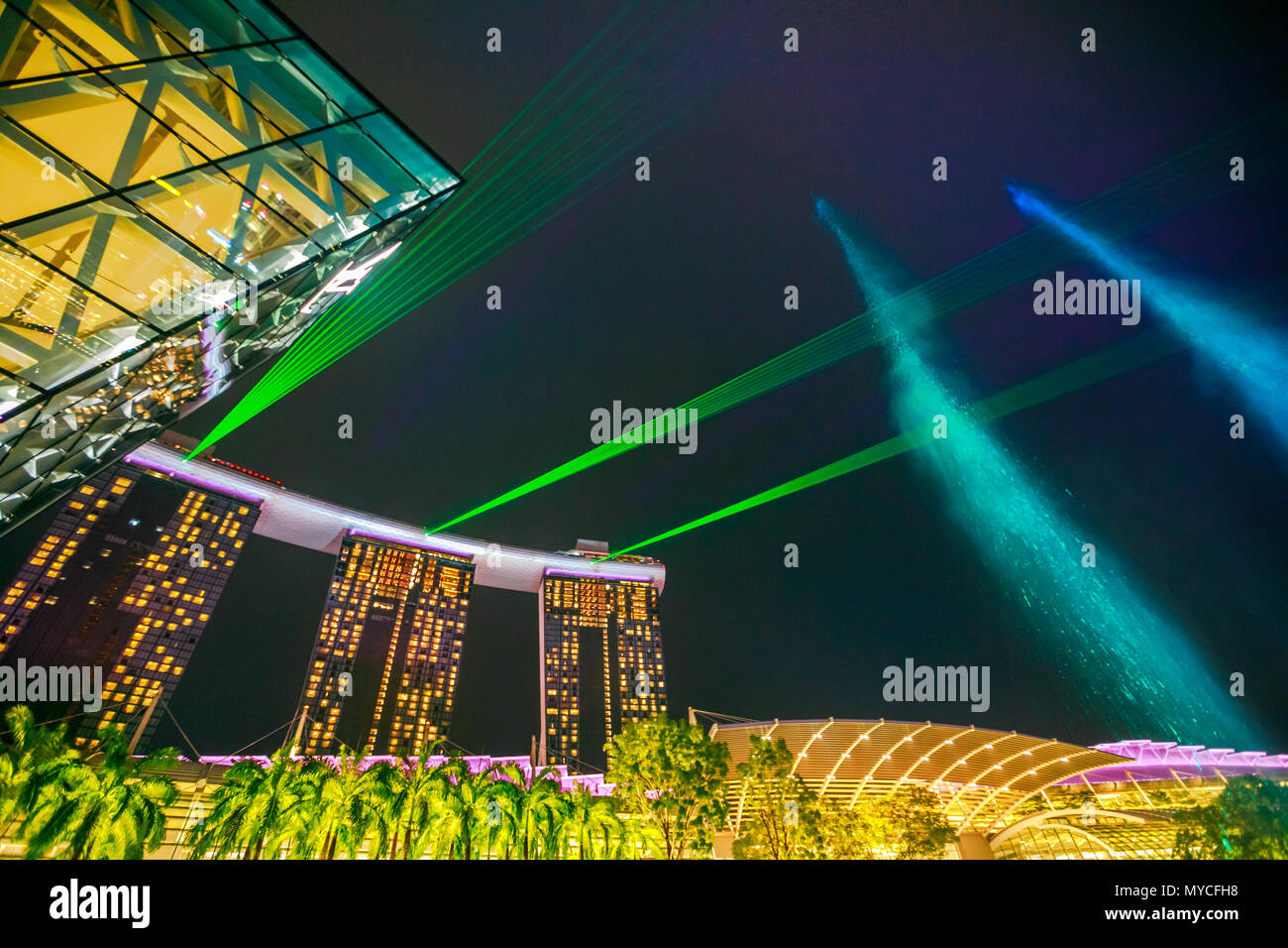 Marina bay sands fountains show hi-res stock photography and images - Alamy